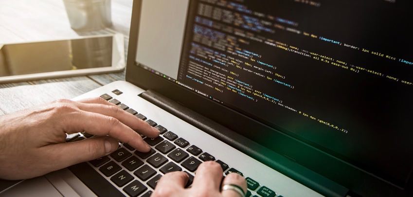 How to reference UML elements from Xtext DSLs